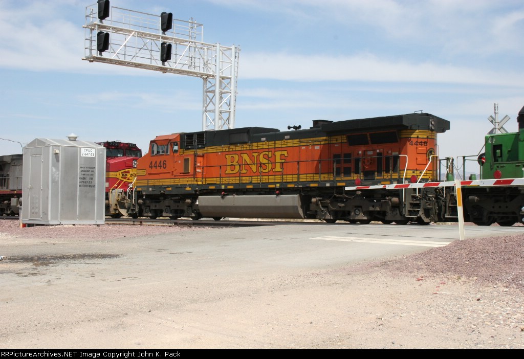 BNSF 4446